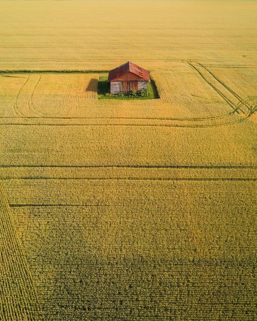 Self-Taught Photographer Captures Fascinating Houses Built In The ...